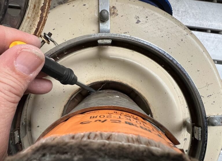 【完全解説】アラジンストーブ16型のオリジナル綿芯をガラス芯に交換してみた！（画像多め）｜キャンプHACK・自由style